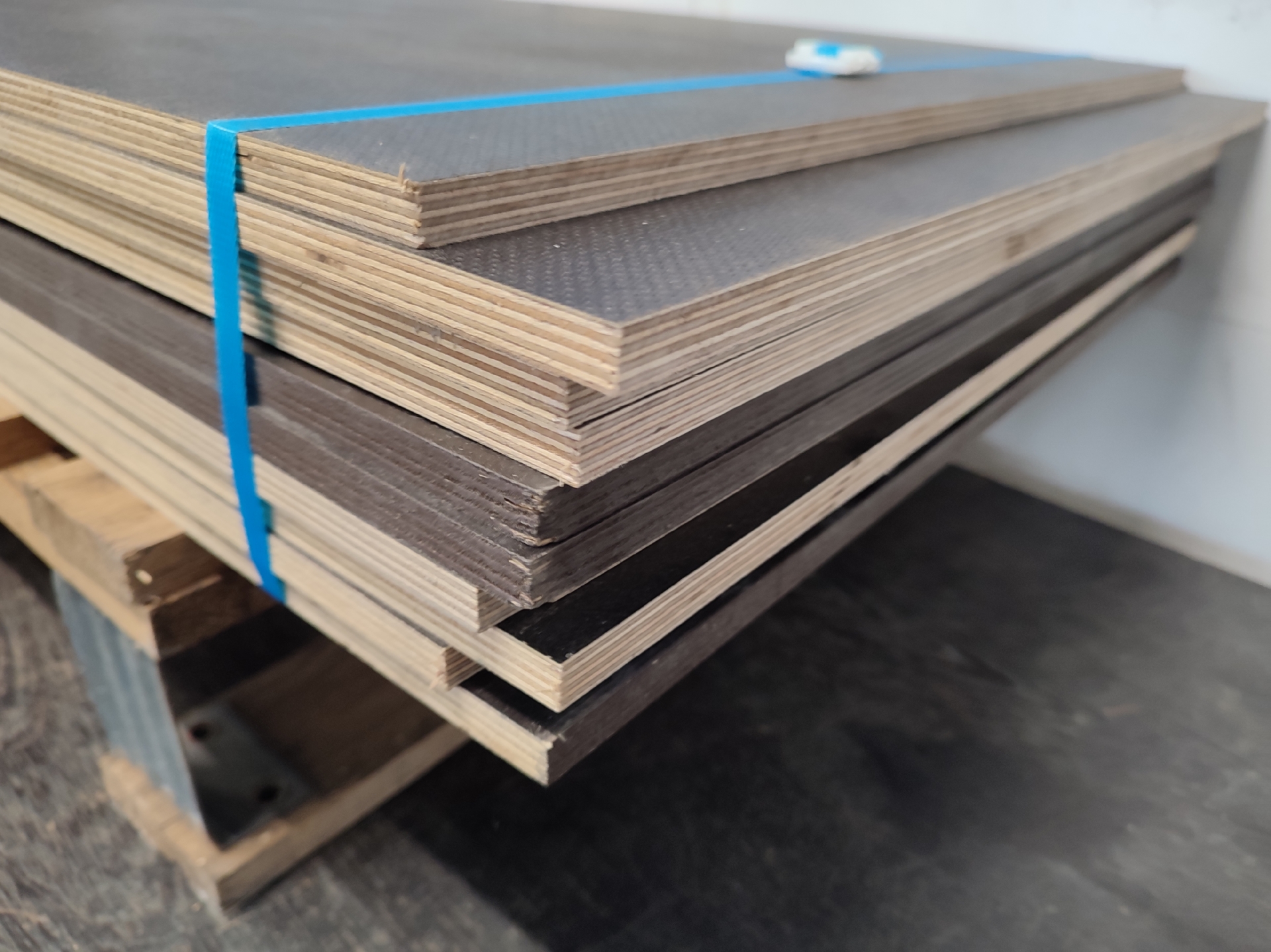 INCONNUE - 10 PLANCHES DE CONTREPLAQUE MARINE 12MM D'EPAISSEUR - Rennes ...