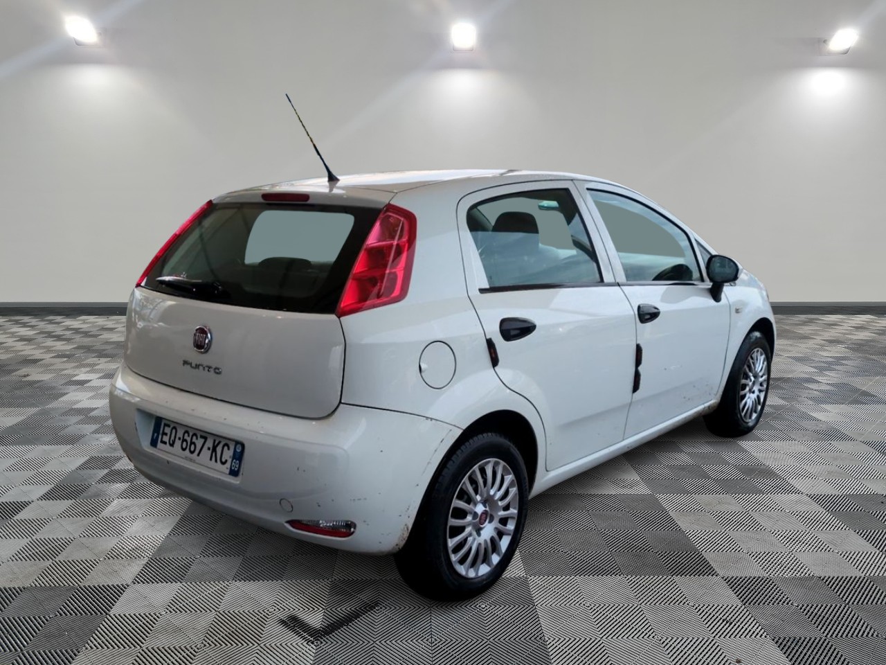 FIAT PUNTO SERIE 8 - PUNTO 1.4 77 CH S&S GPL EASY - Lyon | Alcopa Auction