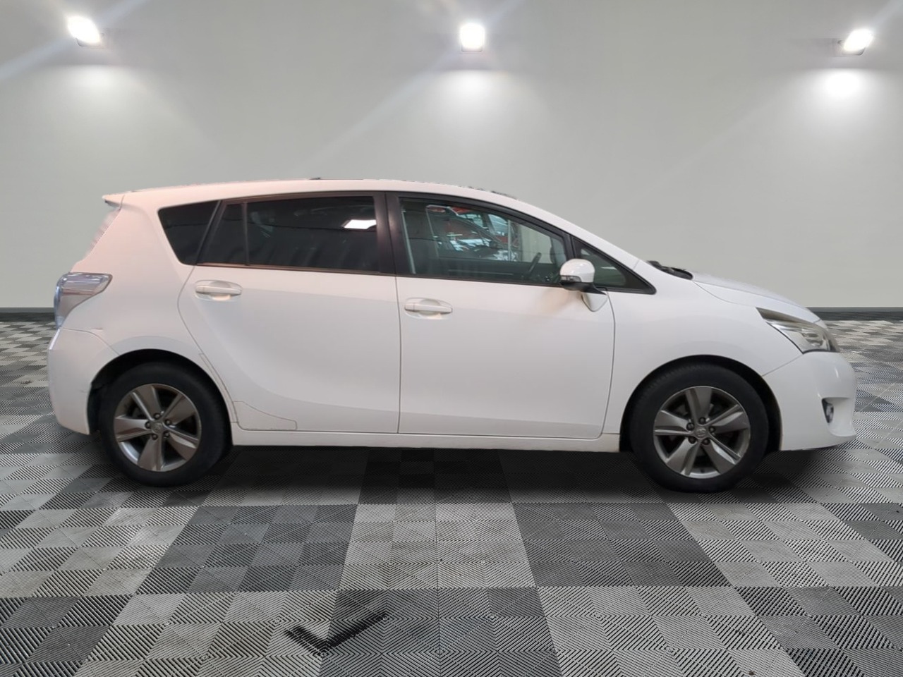 TOYOTA VERSO FEEL! - VERSO 112 D-4D FAP FEEL! SKYVIEW - Rennes | Alcopa ...