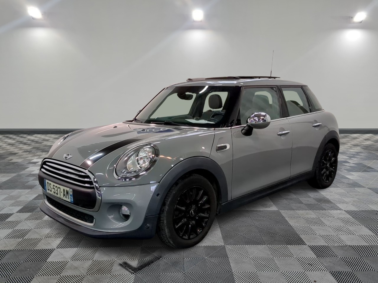 MINI HATCH 5 PORTES - HATCH 5 PORTES ONE 102 CH BASIC | Alcopa Auction